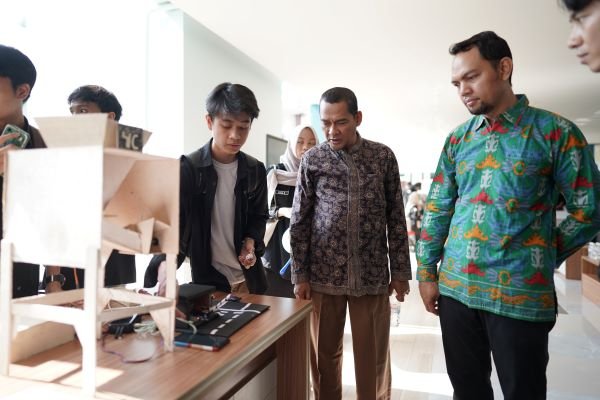 Mahasiswa Prodi Sisfo UIN RIL Pamerkan Karya IoT dan Mobile Apps pada ...